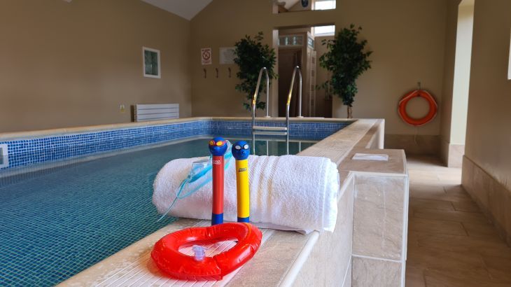 James's Parlour 5 Star with shared Indoor Swimming Pool, Whitchurch ...