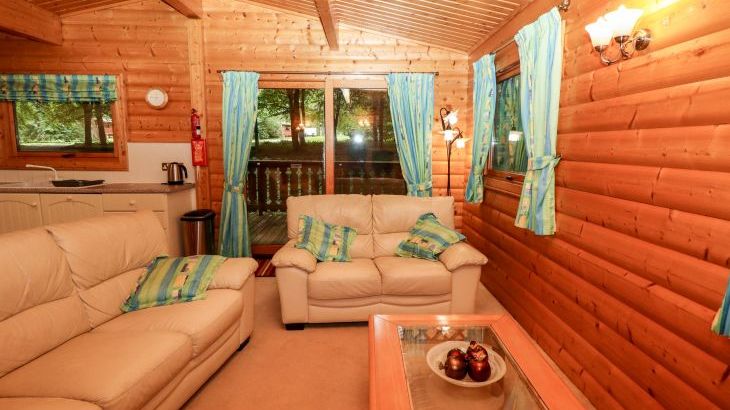 48 Kenwick Woods, Louth, Lincolnshire | Countrycottagesonline.Net