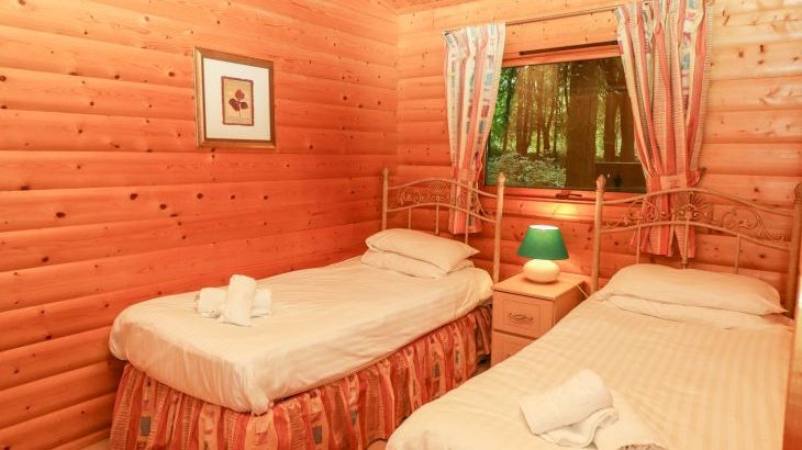 48 Kenwick Woods, Louth, Lincolnshire | Countrycottagesonline.Net